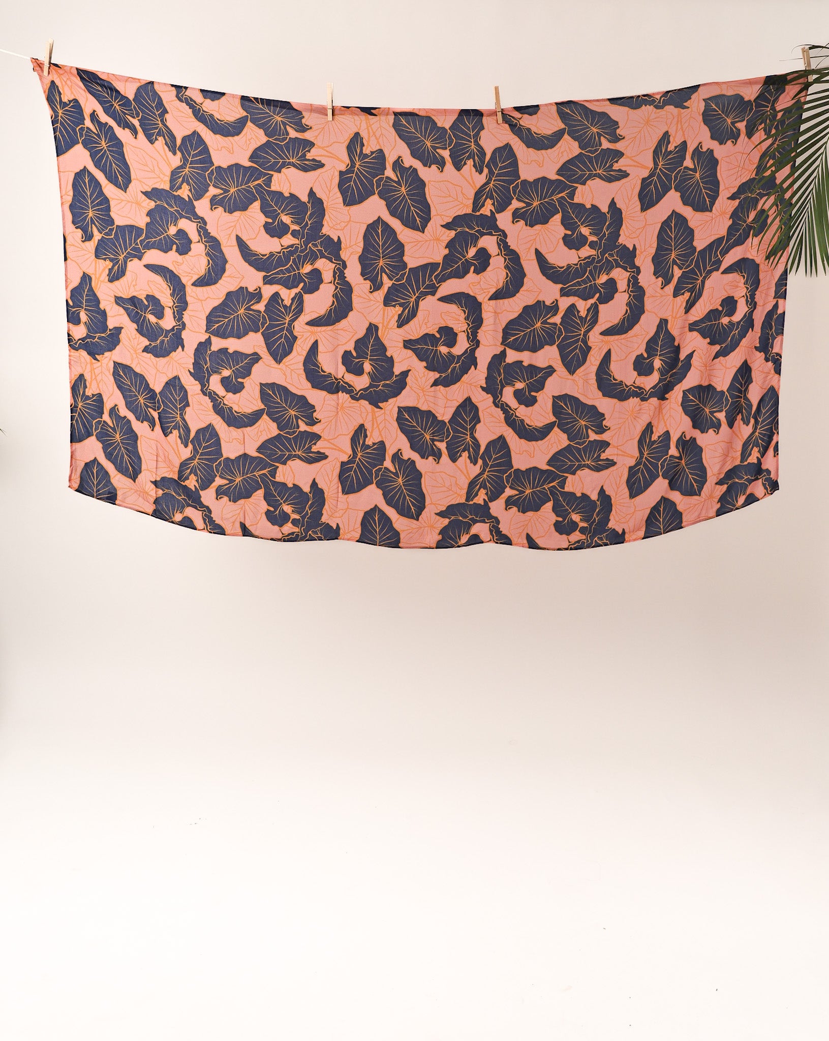 Pareo | Kalo Blue/Pink – LexBreezy Hawaii